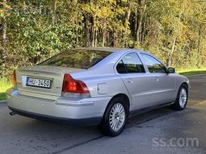 Pelēks Volvo S60 2006 Rīga, ar dzinēja tilpumu 2.40 L un nobraukumu 480 tūkst. km par 1500 €, foto 3 vietnē AUTOMOTO.COM.LV