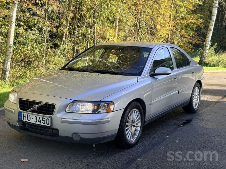 Pelēks Volvo S60 2006 Rīga, ar dzinēja tilpumu 2.40 L un nobraukumu 480 tūkst. km par 1500 €, foto 4 vietnē AUTOMOTO.COM.LV