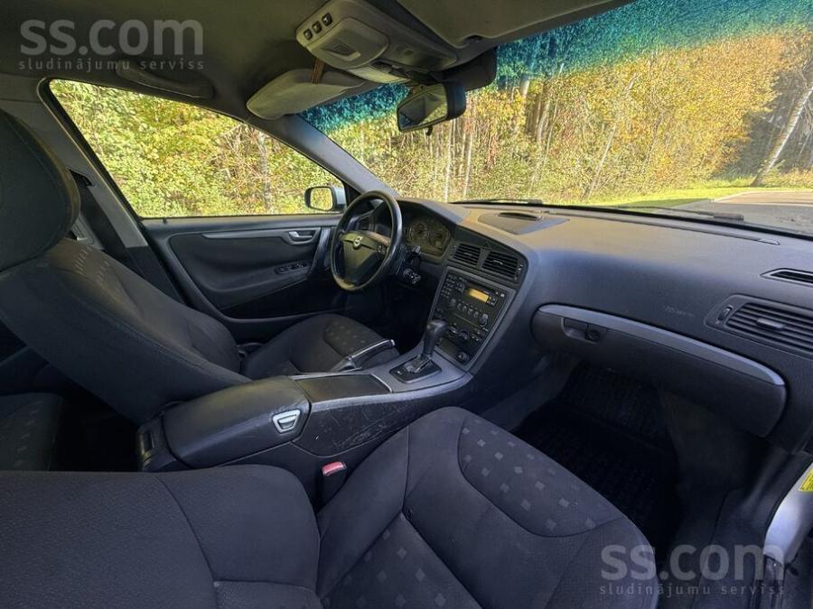 Pelēks Volvo S60 2006 Rīga, ar dzinēja tilpumu 2.40 L un nobraukumu 480 tūkst. km par 1500 €, foto 8 vietnē AUTOMOTO.COM.LV