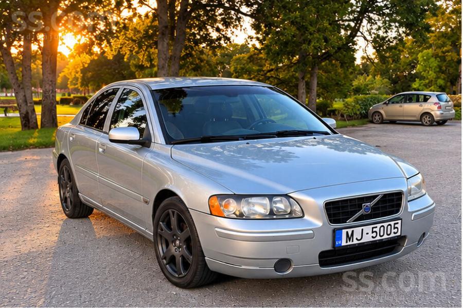 Grey Volvo S60 2006 in Gulbene, with an engine capacity of 2.40 L and mileage of 305 thousand km for 3150 €, photo 1 on AUTOMOTO.COM.LV