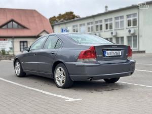 Серый Вольво С60 2006 в Укмерге, объемом двигателя 2.40 л и пробегом 472 тыс. км за 980 €, фото 4 на AUTOMOTO.COM.LV