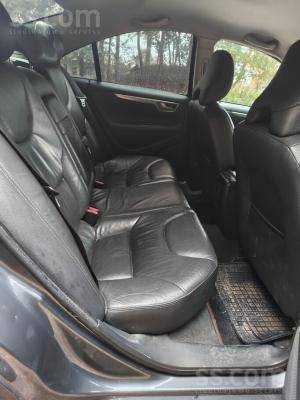 Grey Volvo S60 2006 in Jelgava, with an engine capacity of 2.40 L and mileage of 339 thousand km for 1500 €, photo 5 on AUTOMOTO.COM.LV
