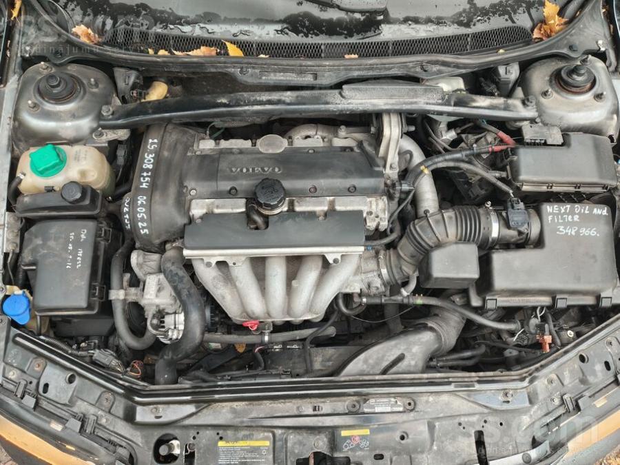 Grey Volvo S60 2006 in Jelgava, with an engine capacity of 2.40 L and mileage of 339 thousand km for 1500 €, photo 10 on AUTOMOTO.COM.LV