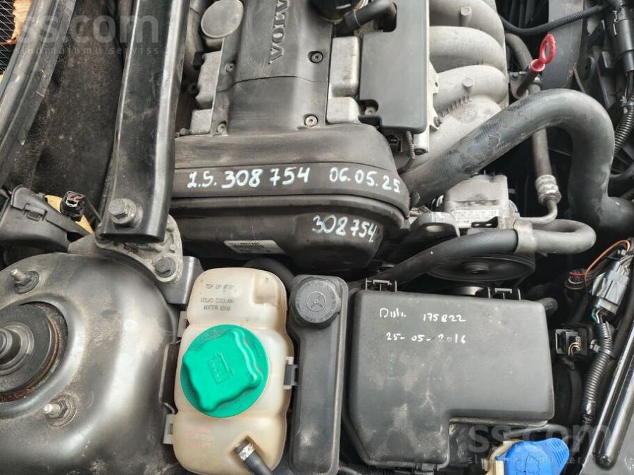 Grey Volvo S60 2006 in Jelgava, with an engine capacity of 2.40 L and mileage of 339 thousand km for 1500 €, photo 12 on AUTOMOTO.COM.LV