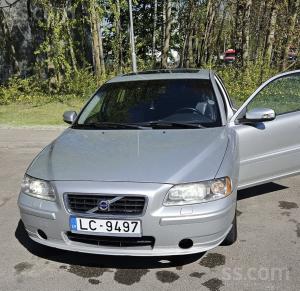 Pelēks Volvo S60 2007 Rīga, ar dzinēja tilpumu 2.40 L un nobraukumu 282 tūkst. km par 2800 €, foto 1 vietnē AUTOMOTO.COM.LV