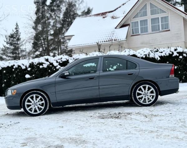 Pelēks Volvo S60 2007 Jūrmala, ar dzinēja tilpumu 2.40 L un nobraukumu 0 tūkst. km par 3690 €, foto 3 vietnē AUTOMOTO.COM.LV