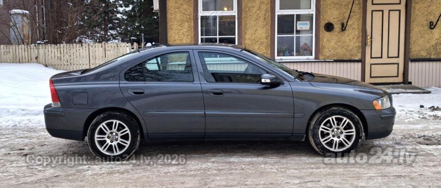 Pelēks Volvo S60 2007 Paide, ar dzinēja tilpumu 0.00 L un nobraukumu 259 tūkst. km par 4100 €, foto 3 vietnē AUTOMOTO.COM.LV