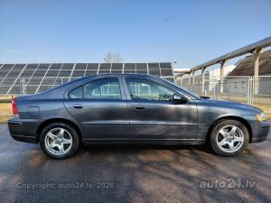 Pelēks Volvo S60 2007 Paide, ar dzinēja tilpumu 2.40 L un nobraukumu 260 tūkst. km par 4450 €, foto 6 vietnē AUTOMOTO.COM.LV