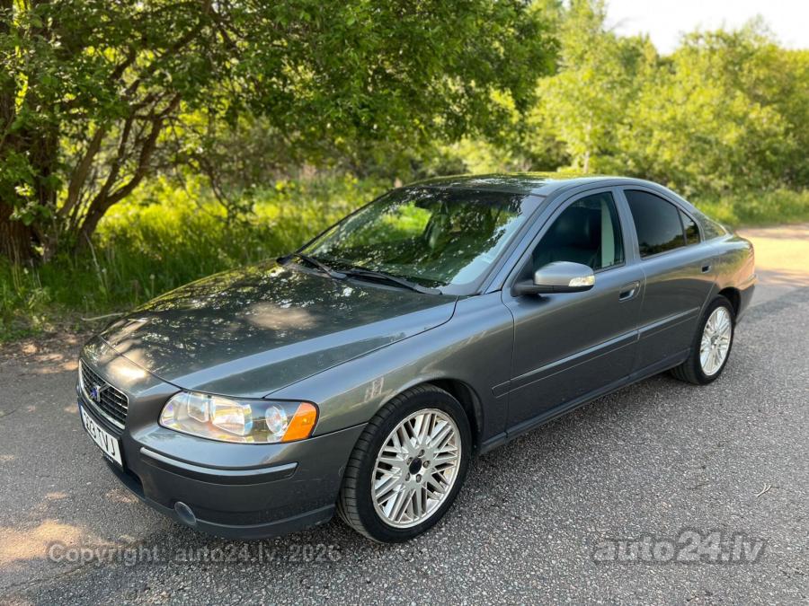 Grey Volvo S60 2007 in Tallinn, with an engine capacity of 2.40 L and mileage of 375 thousand km for 3490 €, photo 1 on AUTOMOTO.COM.LV