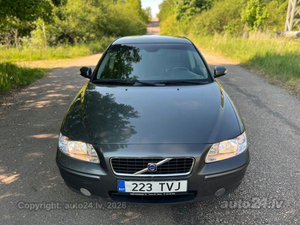 Grey Volvo S60 2007 in Tallinn, with an engine capacity of 2.40 L and mileage of 375 thousand km for 3490 €, photo 3 on AUTOMOTO.COM.LV