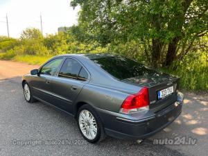 Grey Volvo S60 2007 in Tallinn, with an engine capacity of 2.40 L and mileage of 375 thousand km for 3490 €, photo 5 on AUTOMOTO.COM.LV