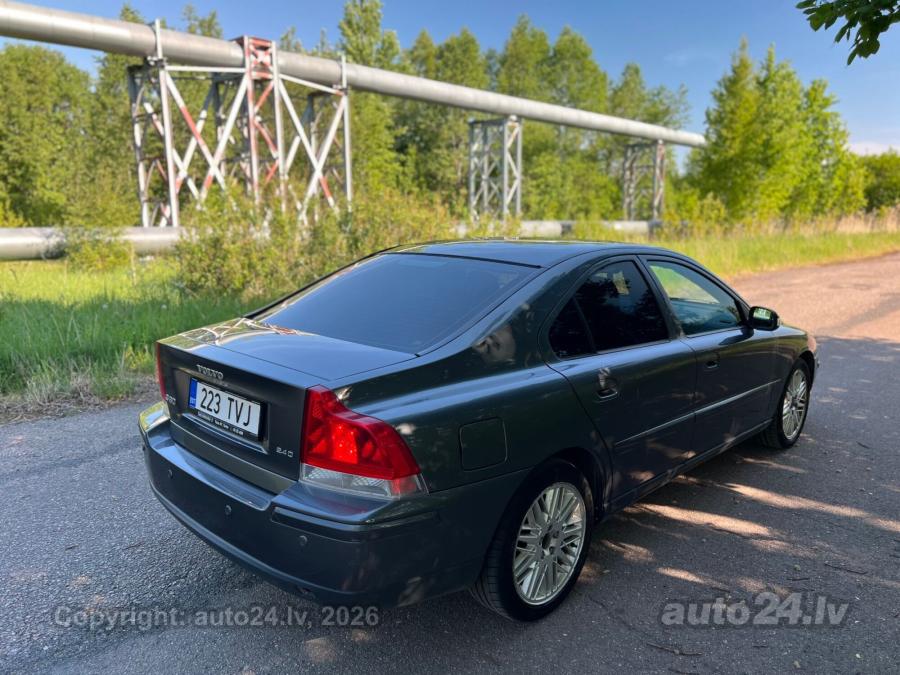 Grey Volvo S60 2007 in Tallinn, with an engine capacity of 2.40 L and mileage of 375 thousand km for 3490 €, photo 6 on AUTOMOTO.COM.LV