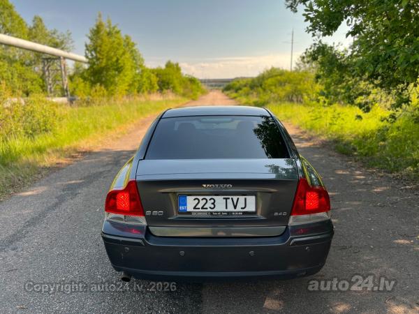 Grey Volvo S60 2007 in Tallinn, with an engine capacity of 2.40 L and mileage of 375 thousand km for 3490 €, photo 6 on AUTOMOTO.COM.LV