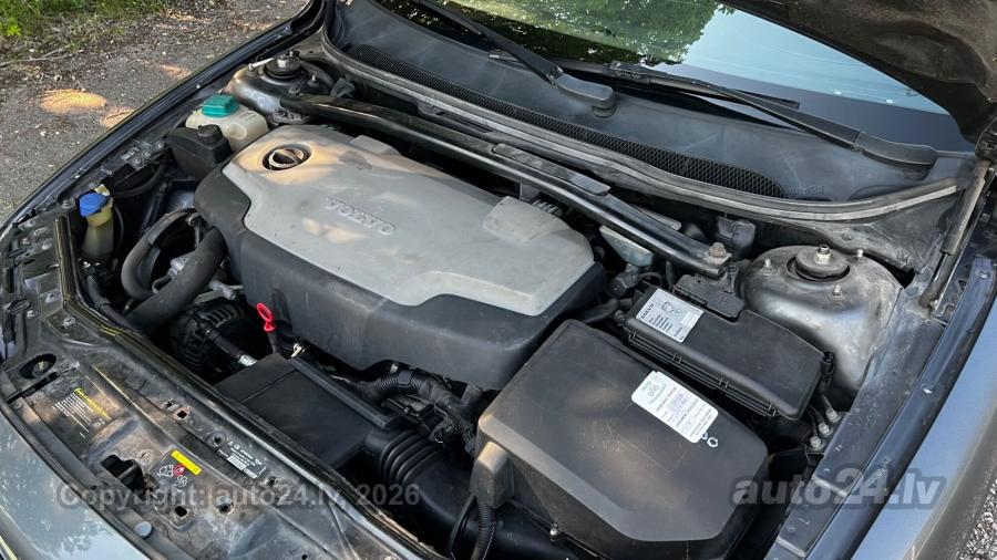 Grey Volvo S60 2007 in Tallinn, with an engine capacity of 2.40 L and mileage of 375 thousand km for 3490 €, photo 10 on AUTOMOTO.COM.LV