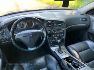 Grey Volvo S60 2007 in Tallinn, with an engine capacity of 2.40 L and mileage of 375 thousand km for 3490 €, photo 13 on AUTOMOTO.COM.LV