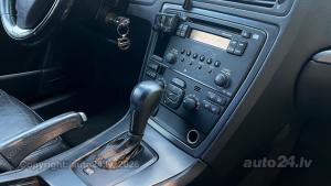 Grey Volvo S60 2007 in Tallinn, with an engine capacity of 2.40 L and mileage of 375 thousand km for 3490 €, photo 16 on AUTOMOTO.COM.LV