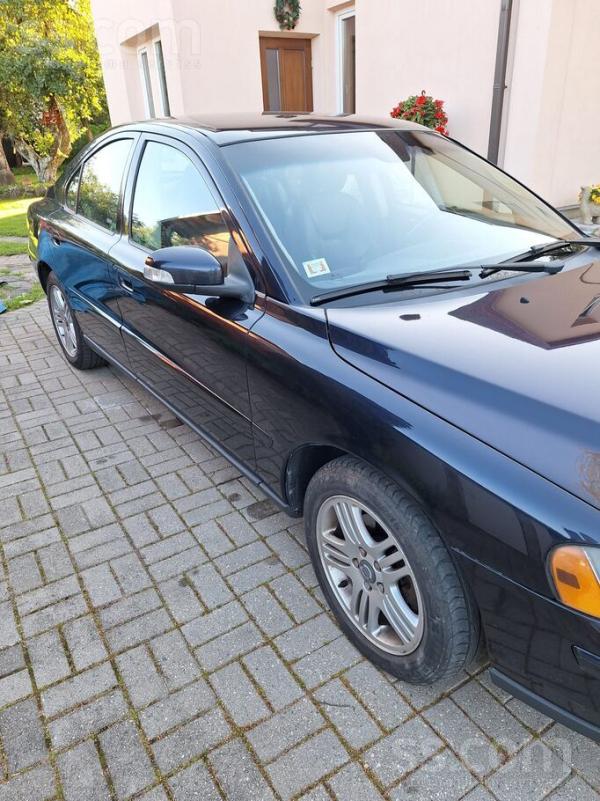 Pelēks Volvo S60 2007 Valka, ar dzinēja tilpumu 2.40 L un nobraukumu 397 tūkst. km par 2700 €, foto 4 vietnē AUTOMOTO.COM.LV