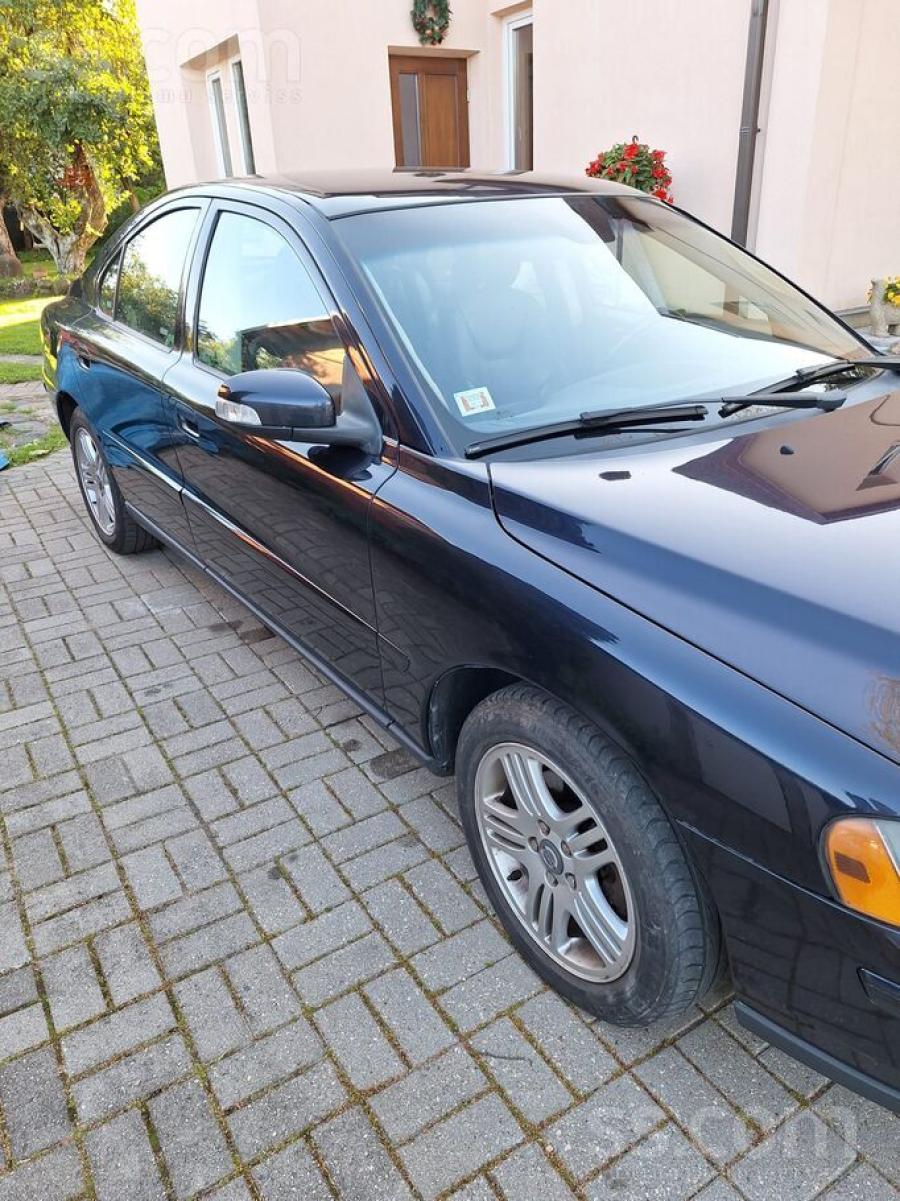 Pelēks Volvo S60 2007 Valka, ar dzinēja tilpumu 2.40 L un nobraukumu 397 tūkst. km par 2700 €, foto 5 vietnē AUTOMOTO.COM.LV