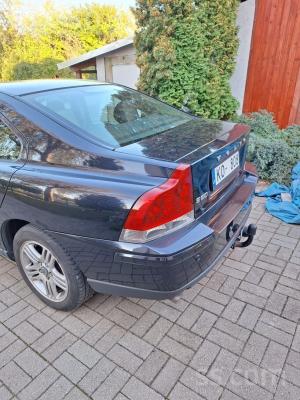 Pelēks Volvo S60 2007 Valka, ar dzinēja tilpumu 2.40 L un nobraukumu 397 tūkst. km par 2700 €, foto 7 vietnē AUTOMOTO.COM.LV