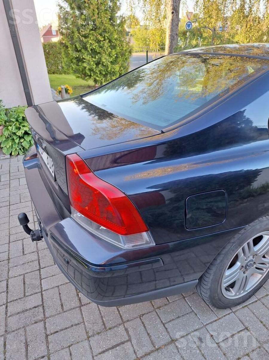 Pelēks Volvo S60 2007 Valka, ar dzinēja tilpumu 2.40 L un nobraukumu 397 tūkst. km par 2700 €, foto 8 vietnē AUTOMOTO.COM.LV