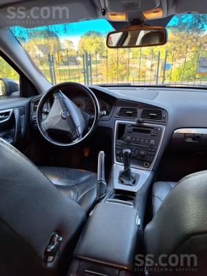 Pelēks Volvo S60 2007 Valka, ar dzinēja tilpumu 2.40 L un nobraukumu 397 tūkst. km par 2700 €, foto 9 vietnē AUTOMOTO.COM.LV