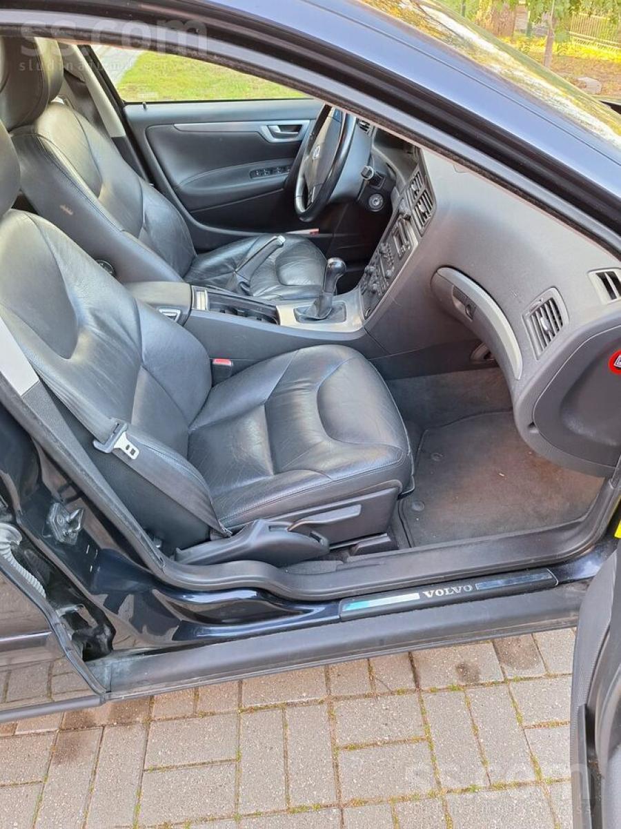 Pelēks Volvo S60 2007 Valka, ar dzinēja tilpumu 2.40 L un nobraukumu 397 tūkst. km par 2700 €, foto 10 vietnē AUTOMOTO.COM.LV