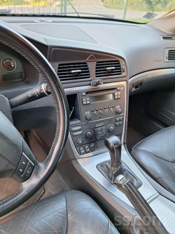 Pelēks Volvo S60 2007 Valka, ar dzinēja tilpumu 2.40 L un nobraukumu 397 tūkst. km par 2700 €, foto 10 vietnē AUTOMOTO.COM.LV
