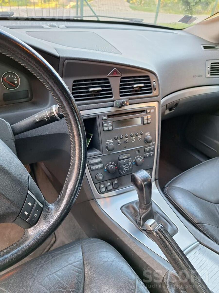 Pelēks Volvo S60 2007 Valka, ar dzinēja tilpumu 2.40 L un nobraukumu 397 tūkst. km par 2700 €, foto 11 vietnē AUTOMOTO.COM.LV