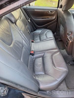Pelēks Volvo S60 2007 Valka, ar dzinēja tilpumu 2.40 L un nobraukumu 397 tūkst. km par 2700 €, foto 12 vietnē AUTOMOTO.COM.LV