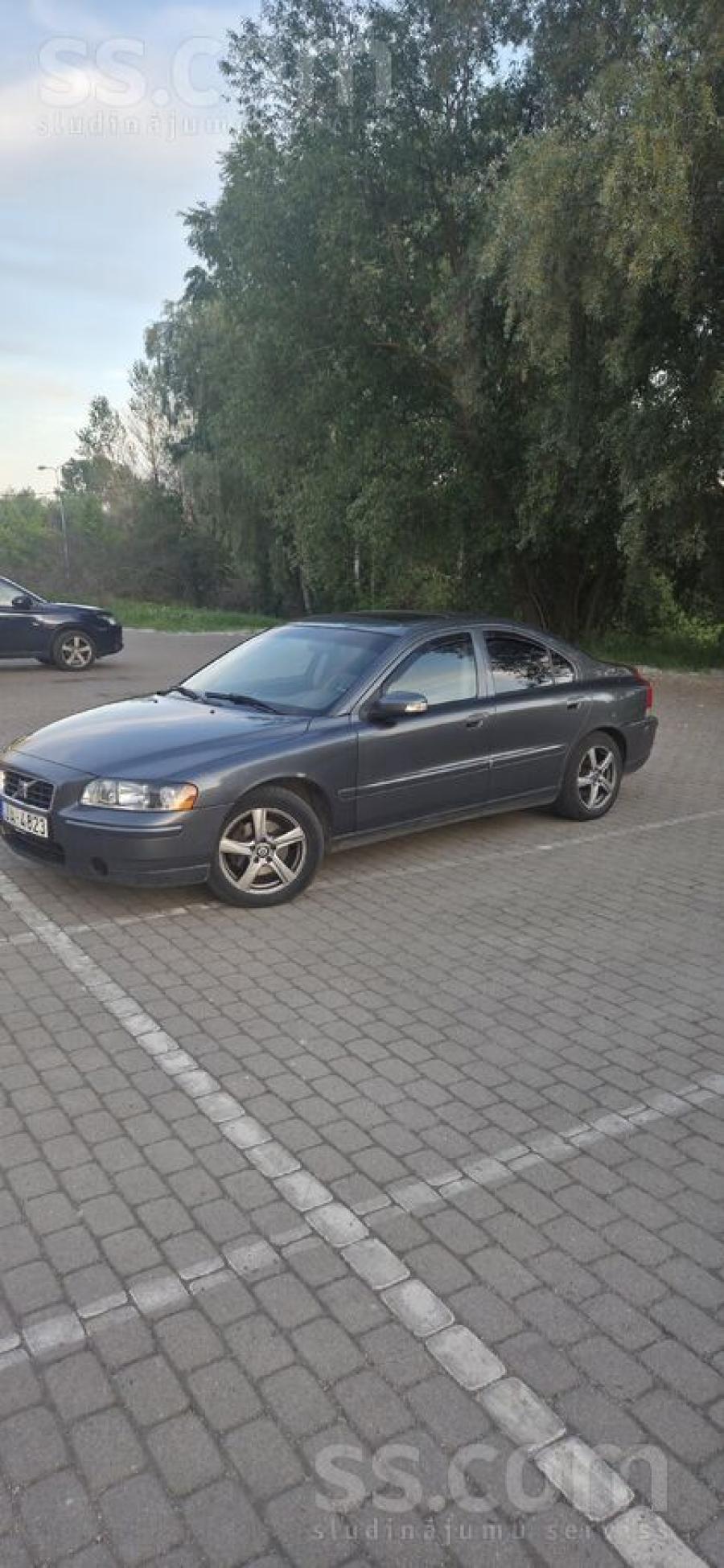 Pelēks Volvo S60 2007 Rīga, ar dzinēja tilpumu 2.40 L un nobraukumu 415 tūkst. km par 2300 €, foto 1 vietnē AUTOMOTO.COM.LV