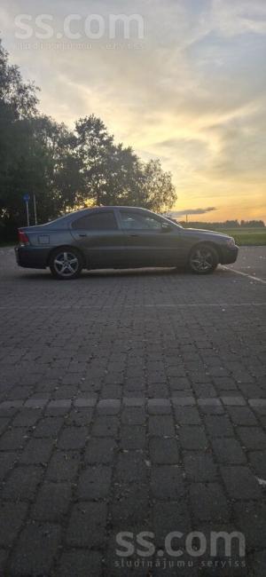 Pelēks Volvo S60 2007 Rīga, ar dzinēja tilpumu 2.40 L un nobraukumu 415 tūkst. km par 2300 €, foto 3 vietnē AUTOMOTO.COM.LV