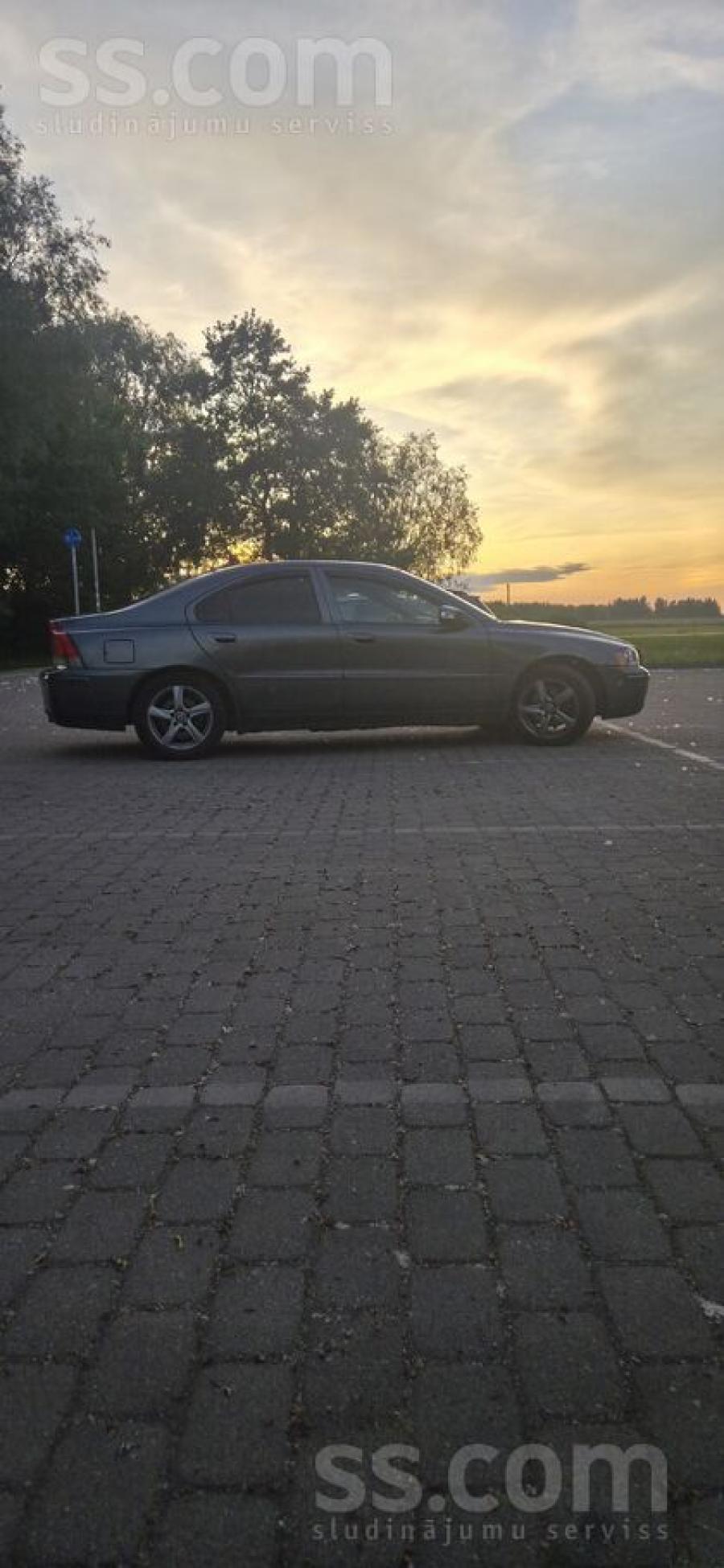 Pelēks Volvo S60 2007 Rīga, ar dzinēja tilpumu 2.40 L un nobraukumu 415 tūkst. km par 2300 €, foto 3 vietnē AUTOMOTO.COM.LV