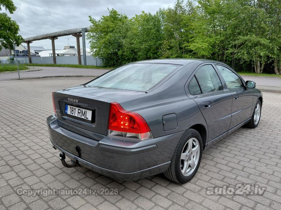Grey Volvo S60 2007 in Paide, with an engine capacity of 2.40 L and mileage of 262 thousand km for 4350 €, photo 5 on AUTOMOTO.COM.LV