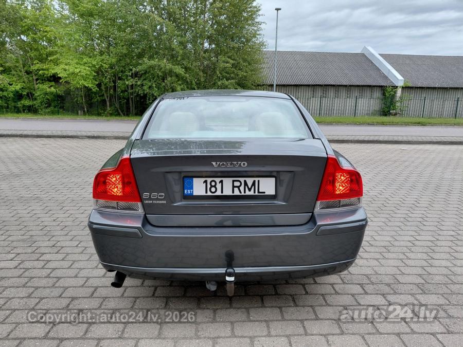 Grey Volvo S60 2007 in Paide, with an engine capacity of 2.40 L and mileage of 262 thousand km for 4350 €, photo 8 on AUTOMOTO.COM.LV