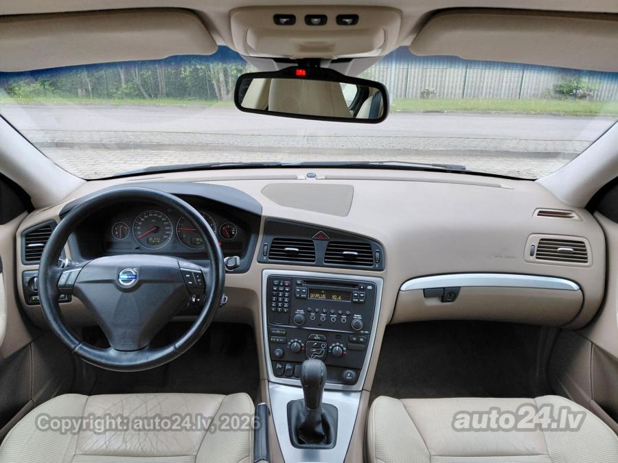 Grey Volvo S60 2007 in Paide, with an engine capacity of 2.40 L and mileage of 262 thousand km for 4350 €, photo 10 on AUTOMOTO.COM.LV