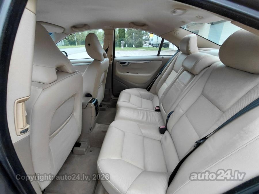 Grey Volvo S60 2007 in Paide, with an engine capacity of 2.40 L and mileage of 262 thousand km for 4350 €, photo 12 on AUTOMOTO.COM.LV