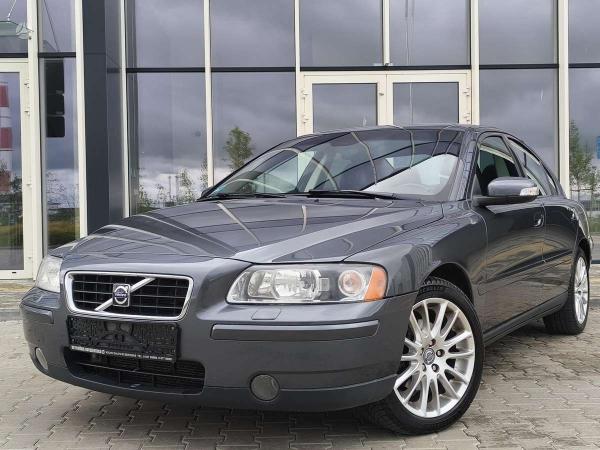 Pelēks Volvo S60 2007 Viļņa, ar dzinēja tilpumu 2.40 L un nobraukumu 267 tūkst. km par 4850 €, foto 2 vietnē AUTOMOTO.COM.LV