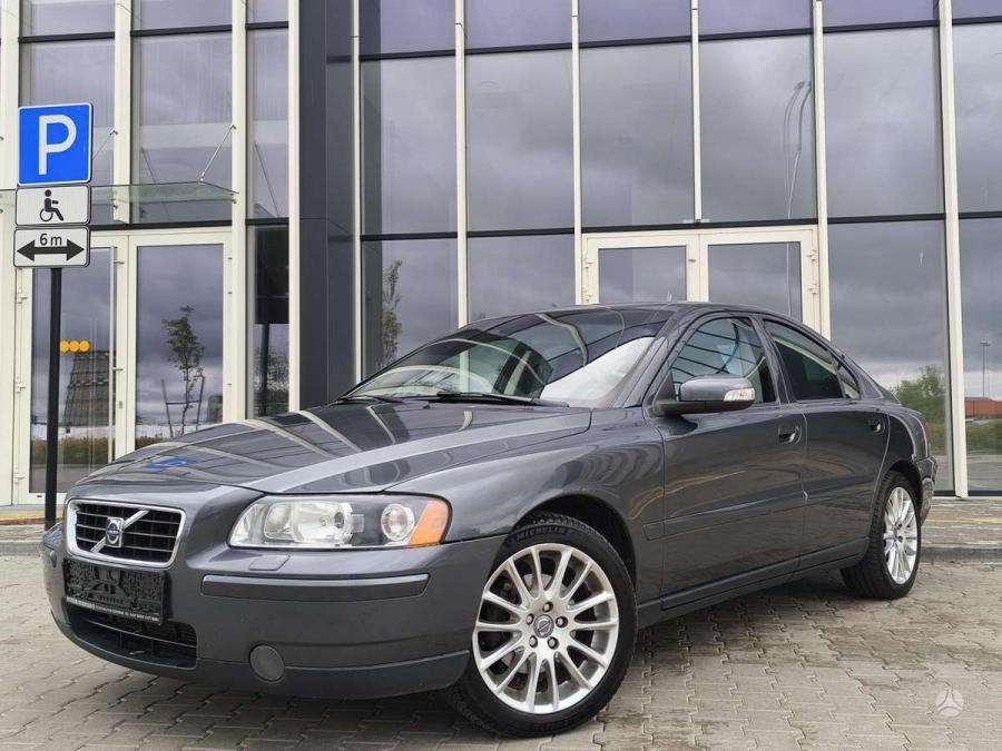 Grey Volvo S60 2007 in Vilnius, with an engine capacity of 2.40 L and mileage of 267 thousand km for 4850 €, photo 5 on AUTOMOTO.COM.LV