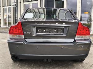 Grey Volvo S60 2007 in Vilnius, with an engine capacity of 2.40 L and mileage of 267 thousand km for 4850 €, photo 11 on AUTOMOTO.COM.LV