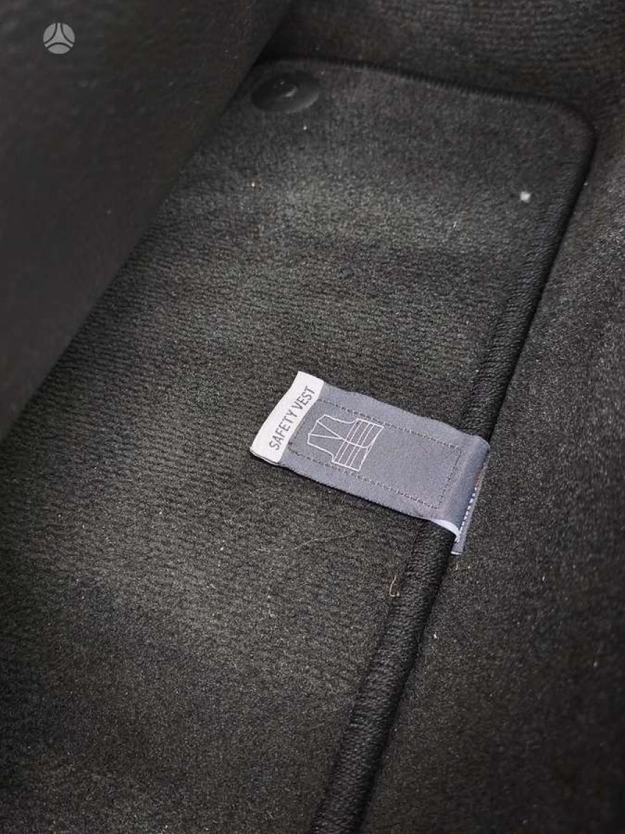 Grey Volvo S60 2007 in Vilnius, with an engine capacity of 2.40 L and mileage of 267 thousand km for 4850 €, photo 14 on AUTOMOTO.COM.LV