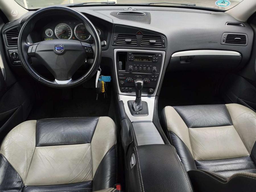 Grey Volvo S60 2007 in Vilnius, with an engine capacity of 2.40 L and mileage of 267 thousand km for 4850 €, photo 23 on AUTOMOTO.COM.LV