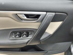 Grey Volvo S60 2007 in Vilnius, with an engine capacity of 2.40 L and mileage of 267 thousand km for 4850 €, photo 24 on AUTOMOTO.COM.LV