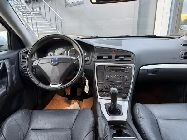 Pelēks Volvo S60 2007 Rīga, ar dzinēja tilpumu 2.40 L un nobraukumu 241 tūkst. km par 1000 €, foto 5 vietnē AUTOMOTO.COM.LV