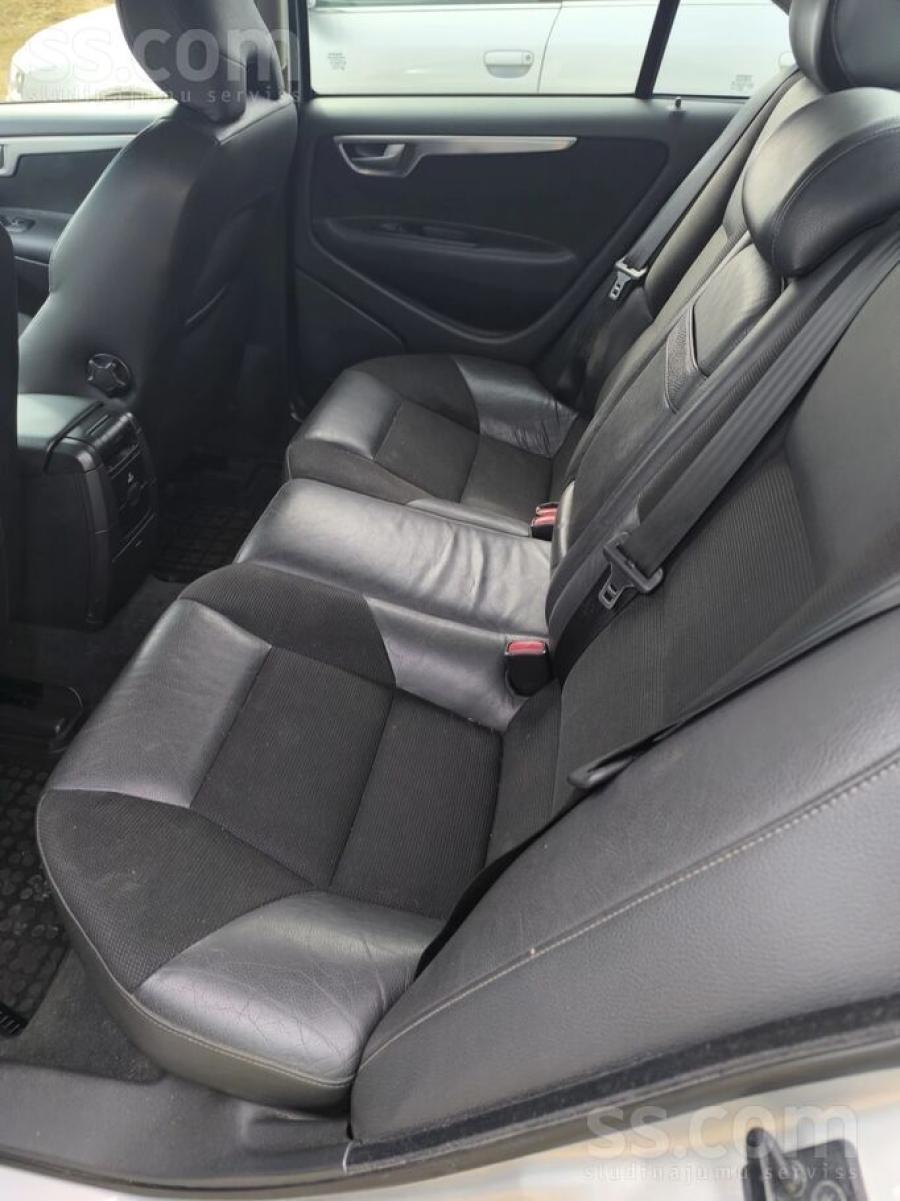 Grey Volvo S60 2007 in Rezekne, with an engine capacity of 2.40 L and mileage of 497 thousand km for 1300 €, photo 7 on AUTOMOTO.COM.LV