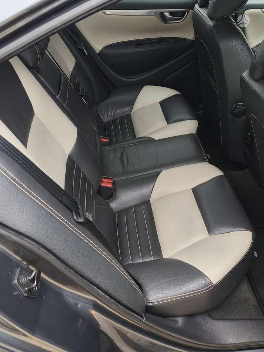 Grey Volvo S60 2007 in Vilnius, with an engine capacity of 2.40 L and mileage of 267 thousand km for 4650 €, photo 16 on AUTOMOTO.COM.LV
