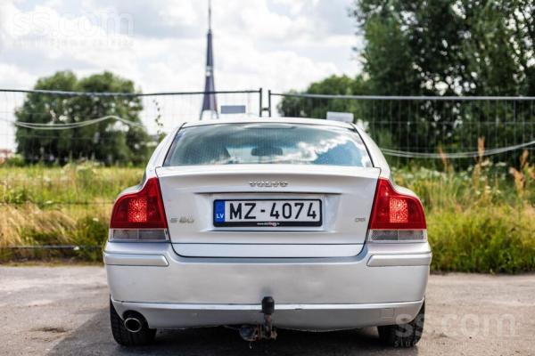 Pelēks Volvo S60 2007 Rīga, ar dzinēja tilpumu 2.40 L un nobraukumu 360 tūkst. km par 2990 €, foto 8 vietnē AUTOMOTO.COM.LV