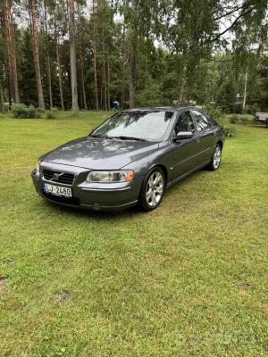 Grey Volvo S60 2007 in Tukums, with an engine capacity of 2.40 L and mileage of 427 thousand km for 1850 €, photo  on AUTOMOTO.COM.LV