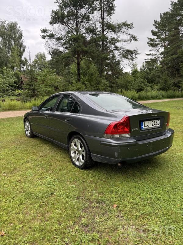 Grey Volvo S60 2007 in Tukums, with an engine capacity of 2.40 L and mileage of 427 thousand km for 1850 €, photo 4 on AUTOMOTO.COM.LV
