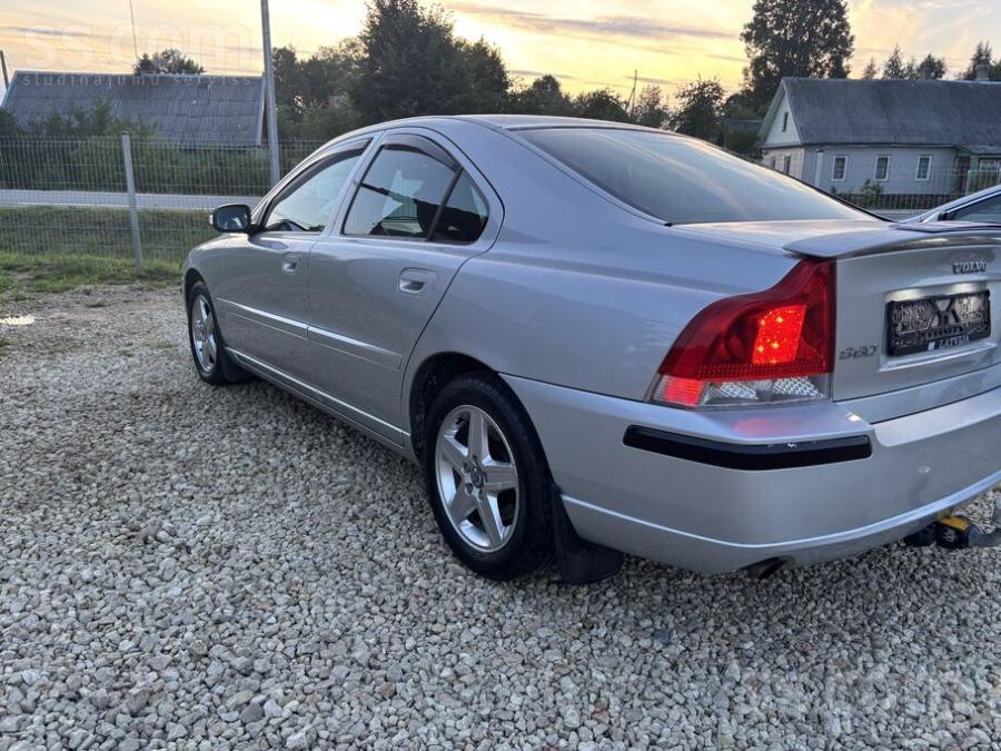 Grey Volvo S60 2007 in Rezekne, with an engine capacity of 2.40 L and mileage of 498 thousand km for 2450 €, photo 9 on AUTOMOTO.COM.LV