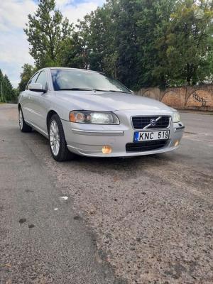 Grey Volvo S60 2007 in Vilnius, with an engine capacity of 2.40 L and mileage of 320 thousand km for 2700 €, photo 6 on AUTOMOTO.COM.LV
